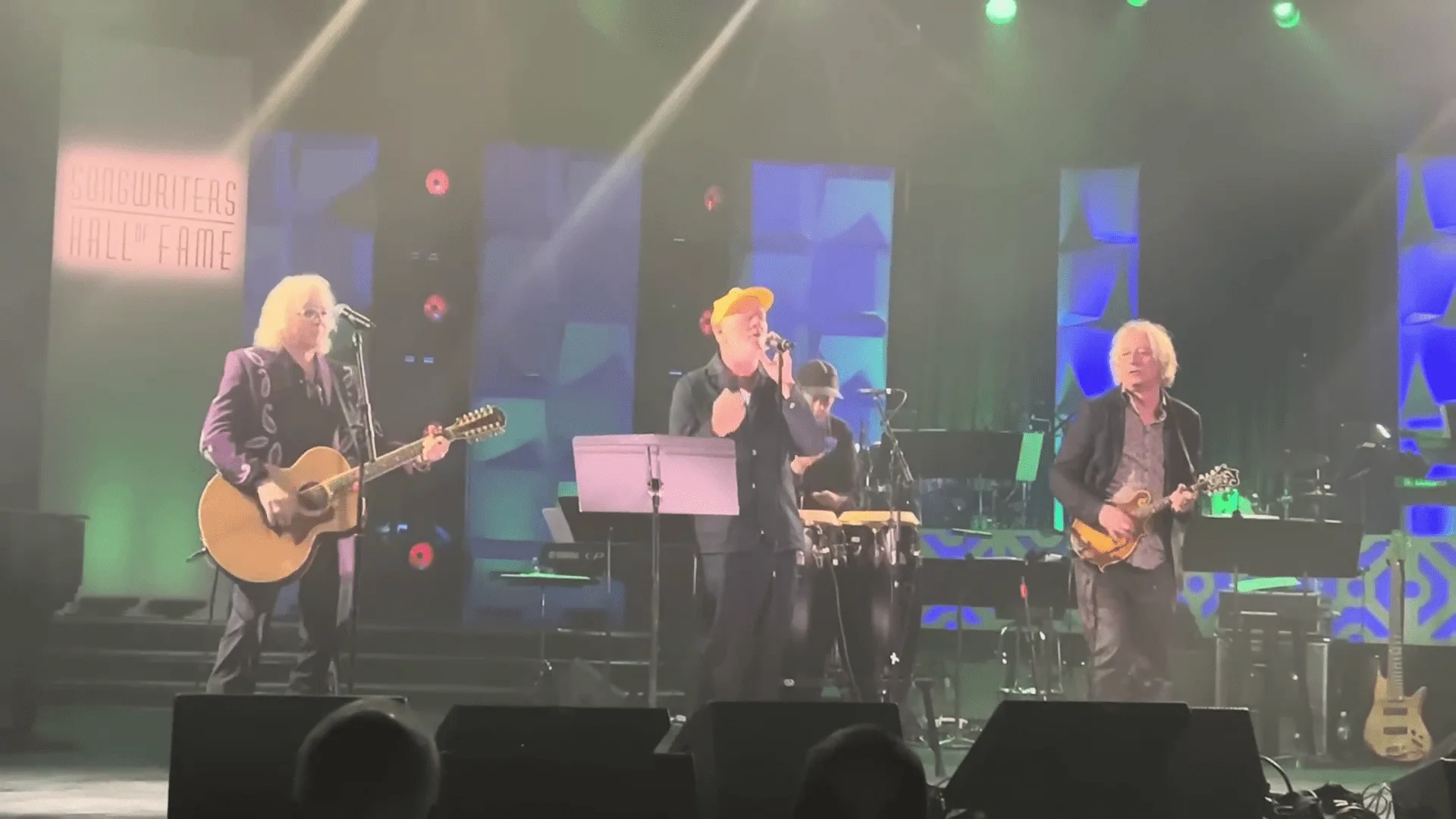 R.E.M. Se Reúne Ao Vivo 13 Anos Após O Fim