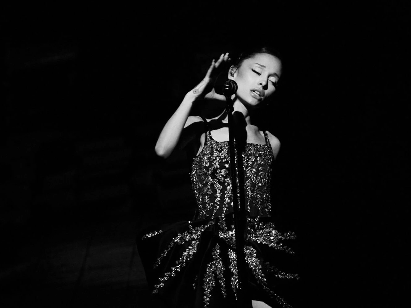 The Eternal Sunshine Tour | Ariana Grande Volta Aos Palcos